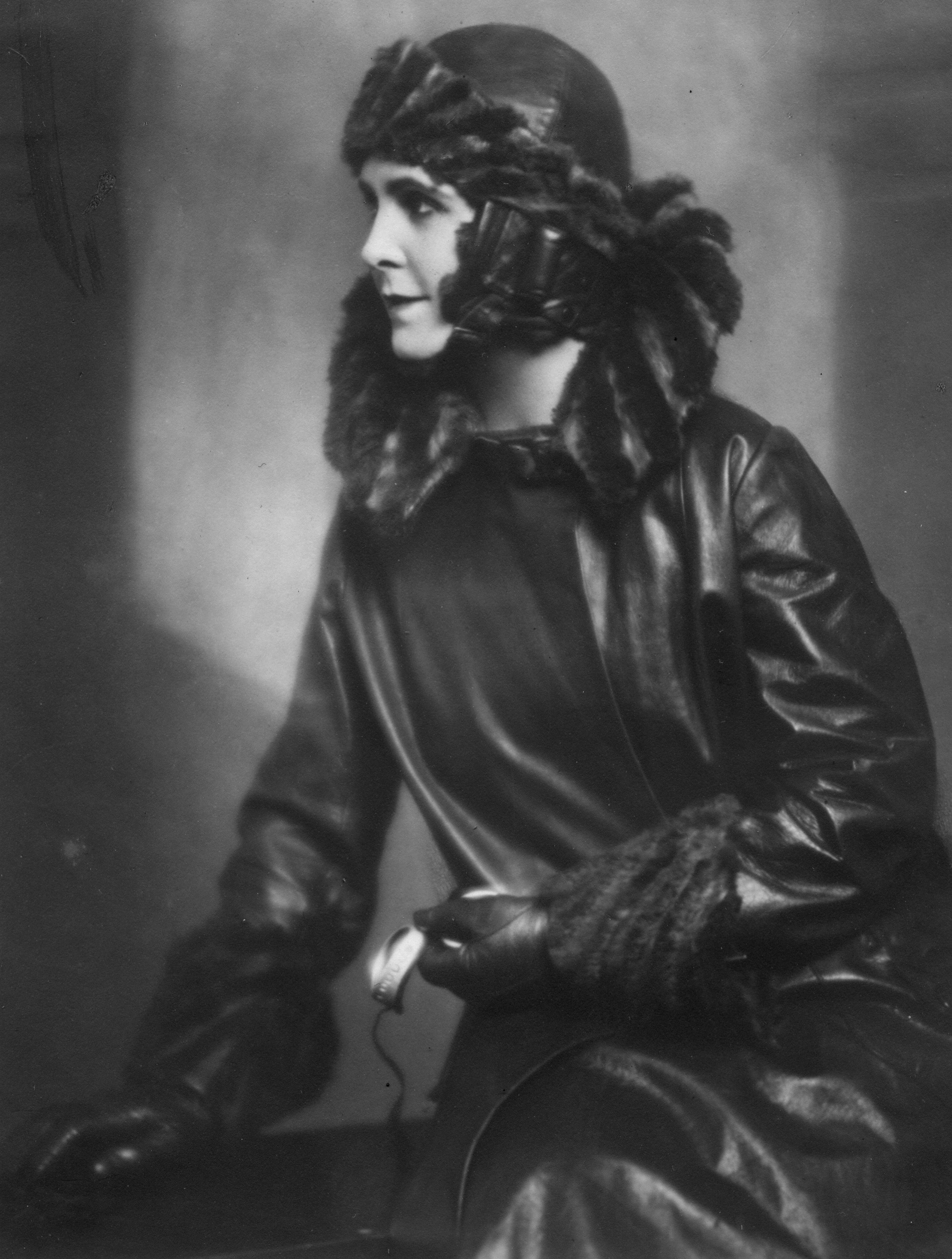 Lady Grace Drummond-Hay - Journalist and pilot - Zeppelin Museum