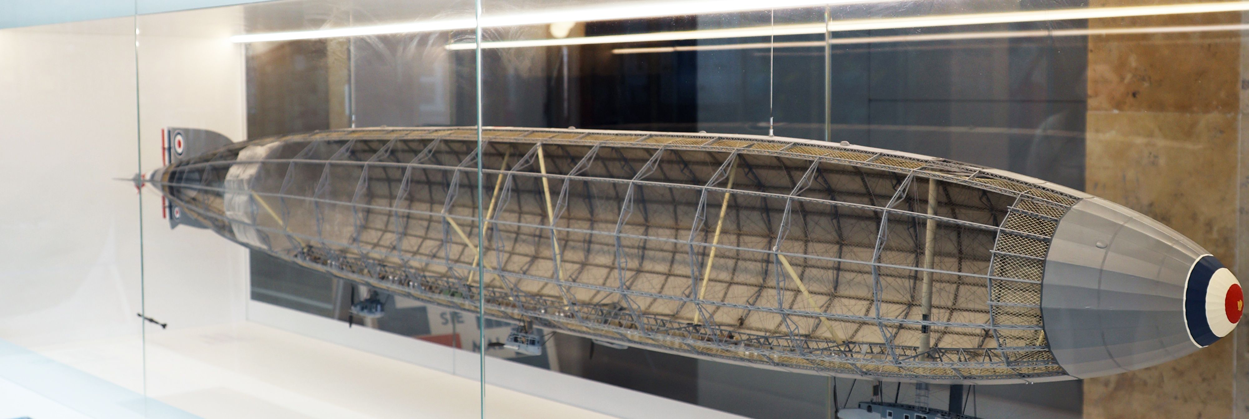 The model of the R 34 airship (Part II) - Zeppelin Museum