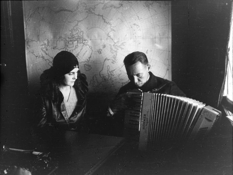 Lady Grace Drummond-Hay - Journalist and pilot - Zeppelin Museum